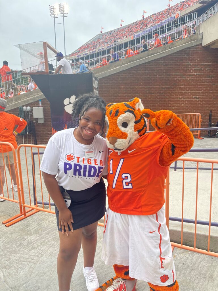 Salena Robinson – Clemson University Tour Guide Association